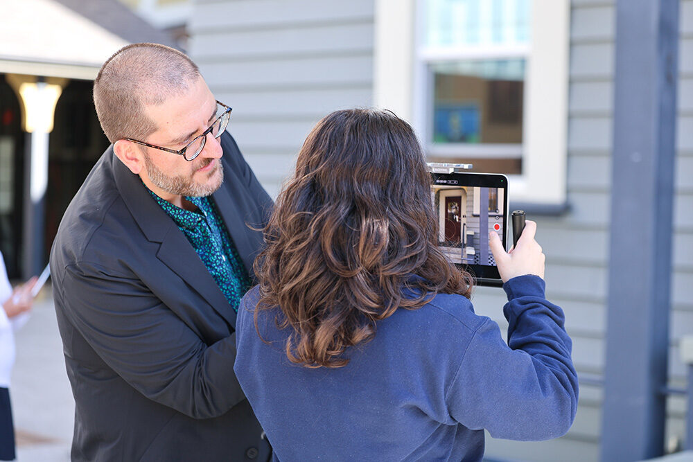 Glenlyon Norfolk School Designated as an Apple Distinguished School ...